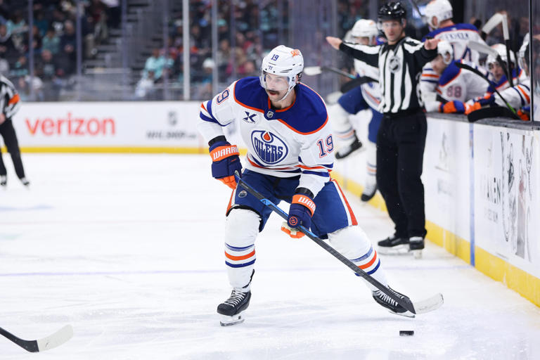 Oilers injury news: Adam Henrique out a little while after leaving game ...