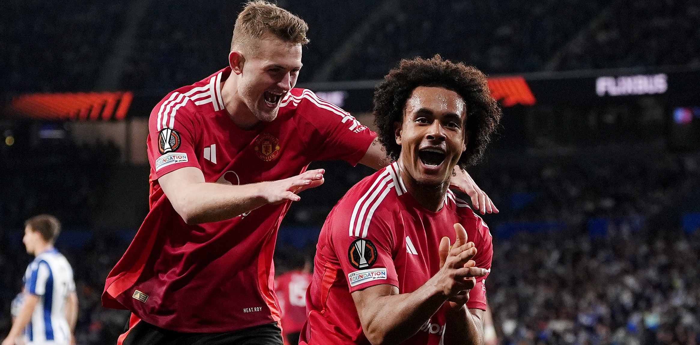 Zirkzee heeft wat te kiezen: spits van Man United wil en krijgt ...