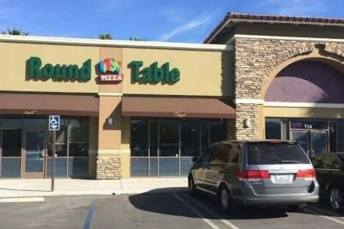 Round Table Pizza menu prices with calories [updated 2026]