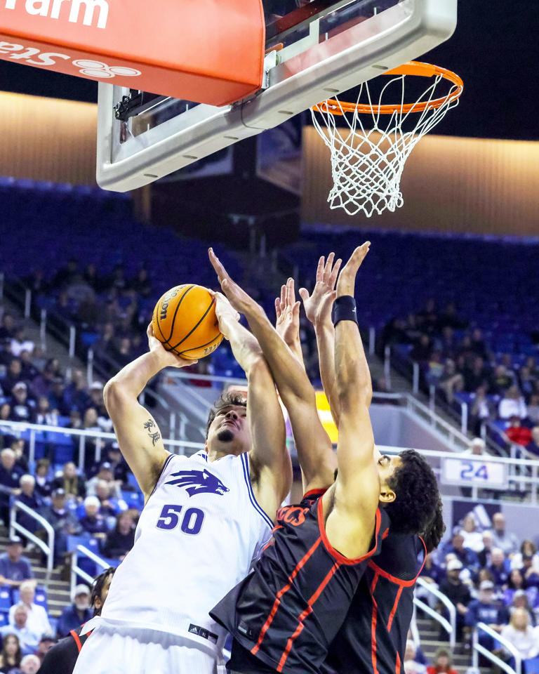 San Diego State snaps Nevada's winning streak, taking a 73-68 win