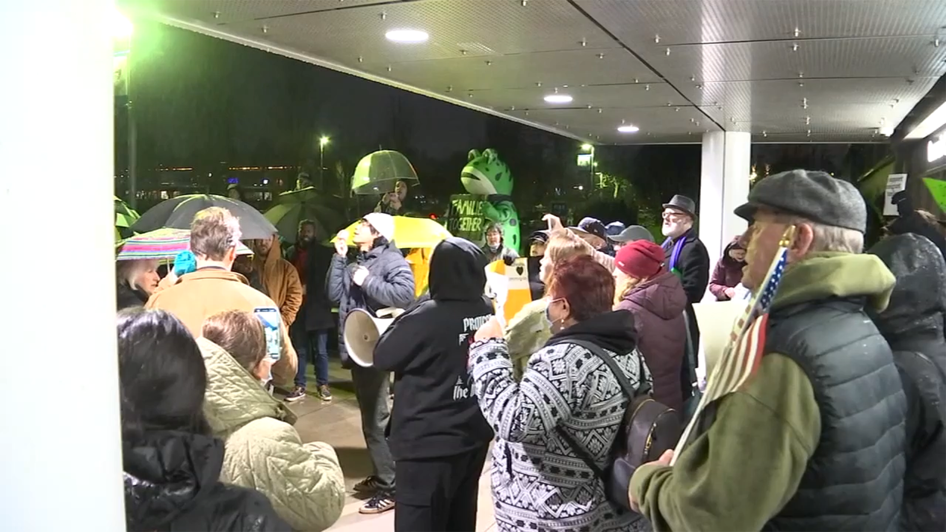 Gresham residents continue push for state of emergency related to ICE ...