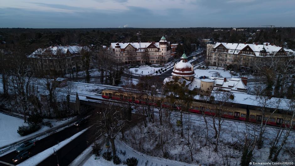 Germany news: Berlin blackout triggers federal terror probe