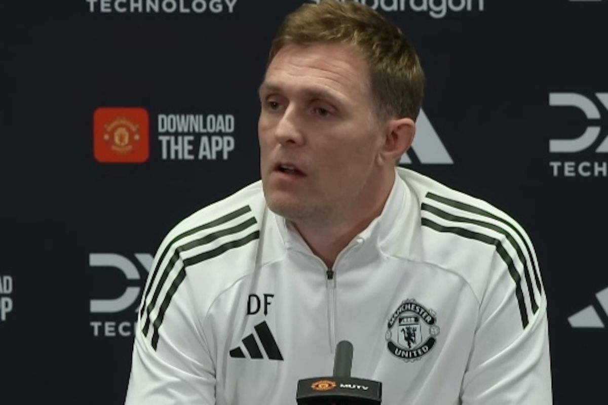 Ditunjuk jadi pelatih Manchester United, Darren Fletcher minta restu ...