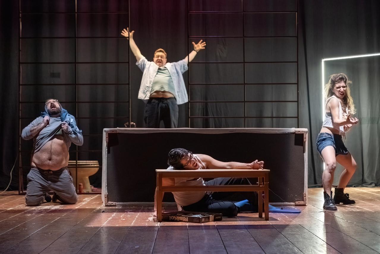 Sanguinetti porta al teatro Verdi la sua "Breve apologia del caos"