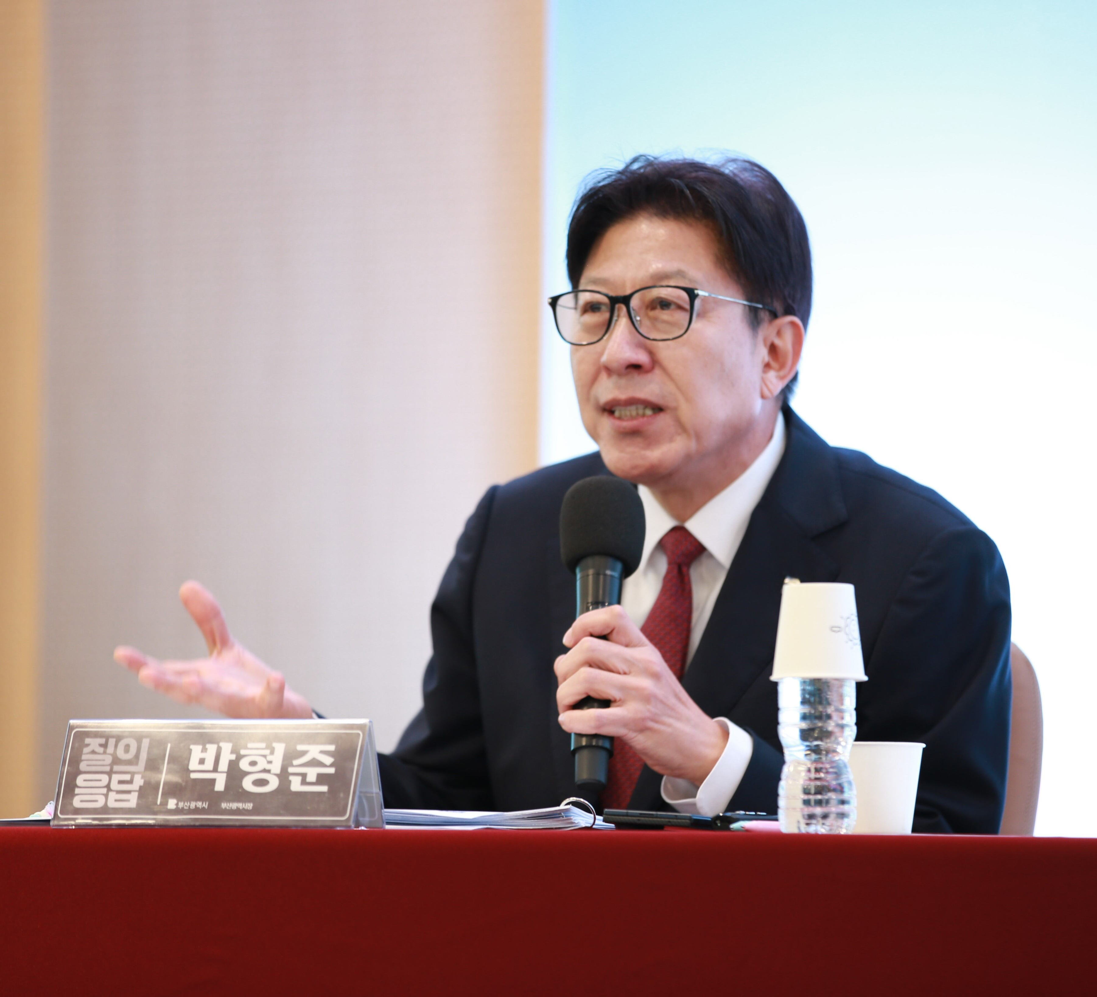 Busan mayor welcomes People Power Party leader's renewal, apology