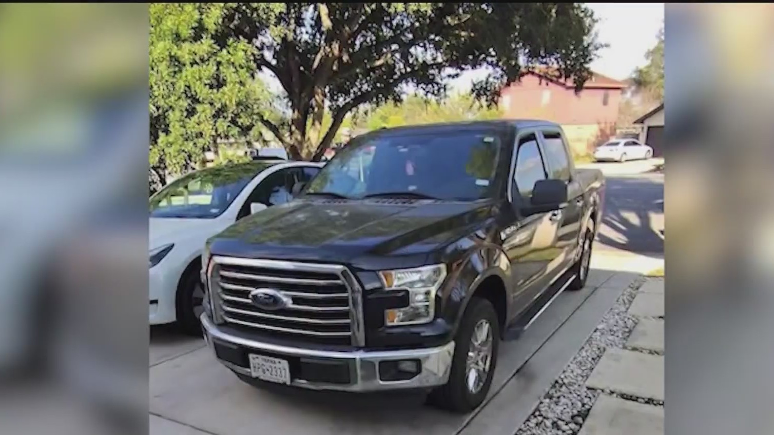 Multiple cars reported stolen from same South Austin apartment complex