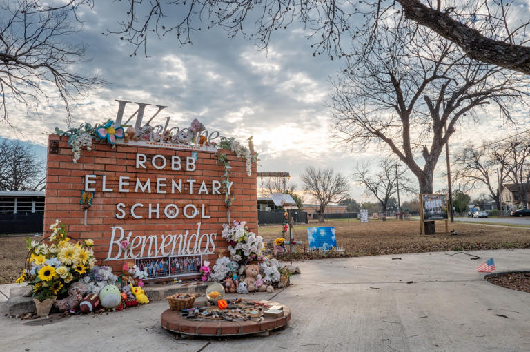 'Trial by ambush,' Uvalde officer's defense alleges after witness ...