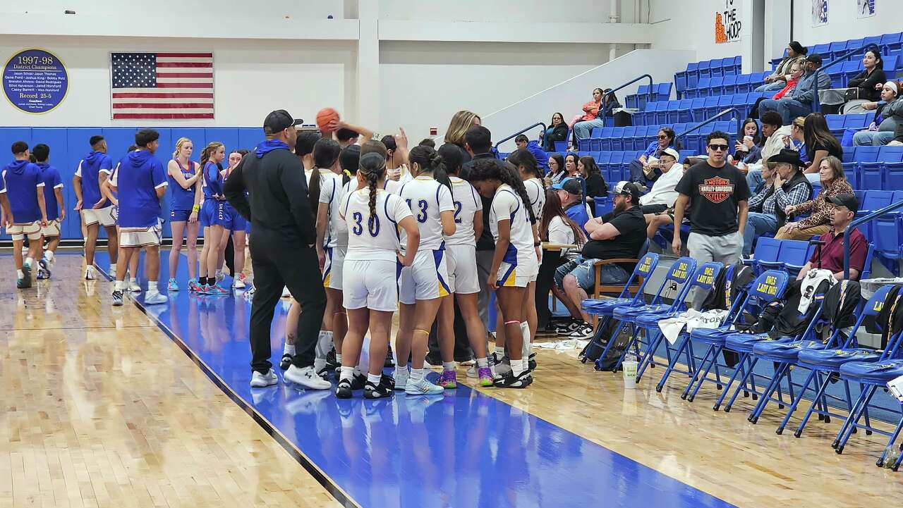 Hale Center splits wins with Valley