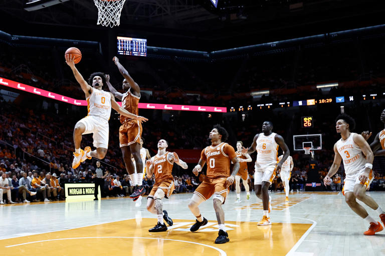 Ja'Kobi Gillespie scores 34 in No. 21 Tennessee's 85-71 win over Texas