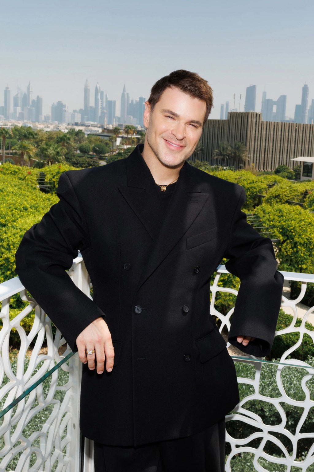 Meet the man behind the most sculpted faces on the red carpet