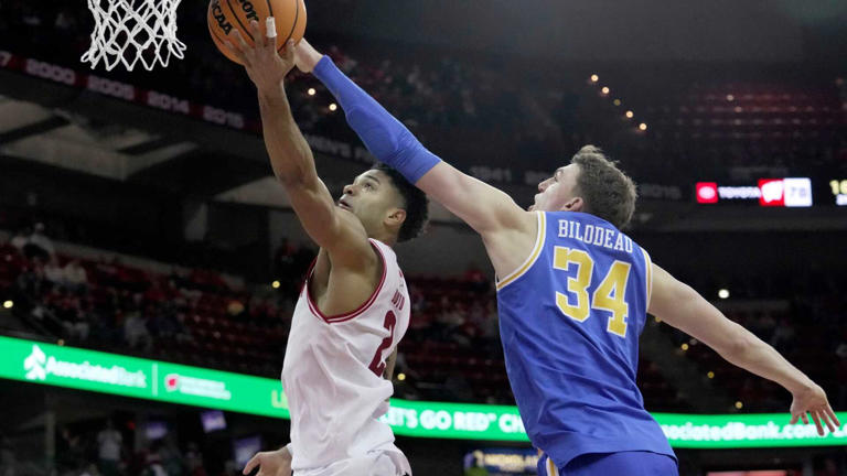 Wisconsin beats UCLA 80-72 in Bruins’ first game in Madison since 1962