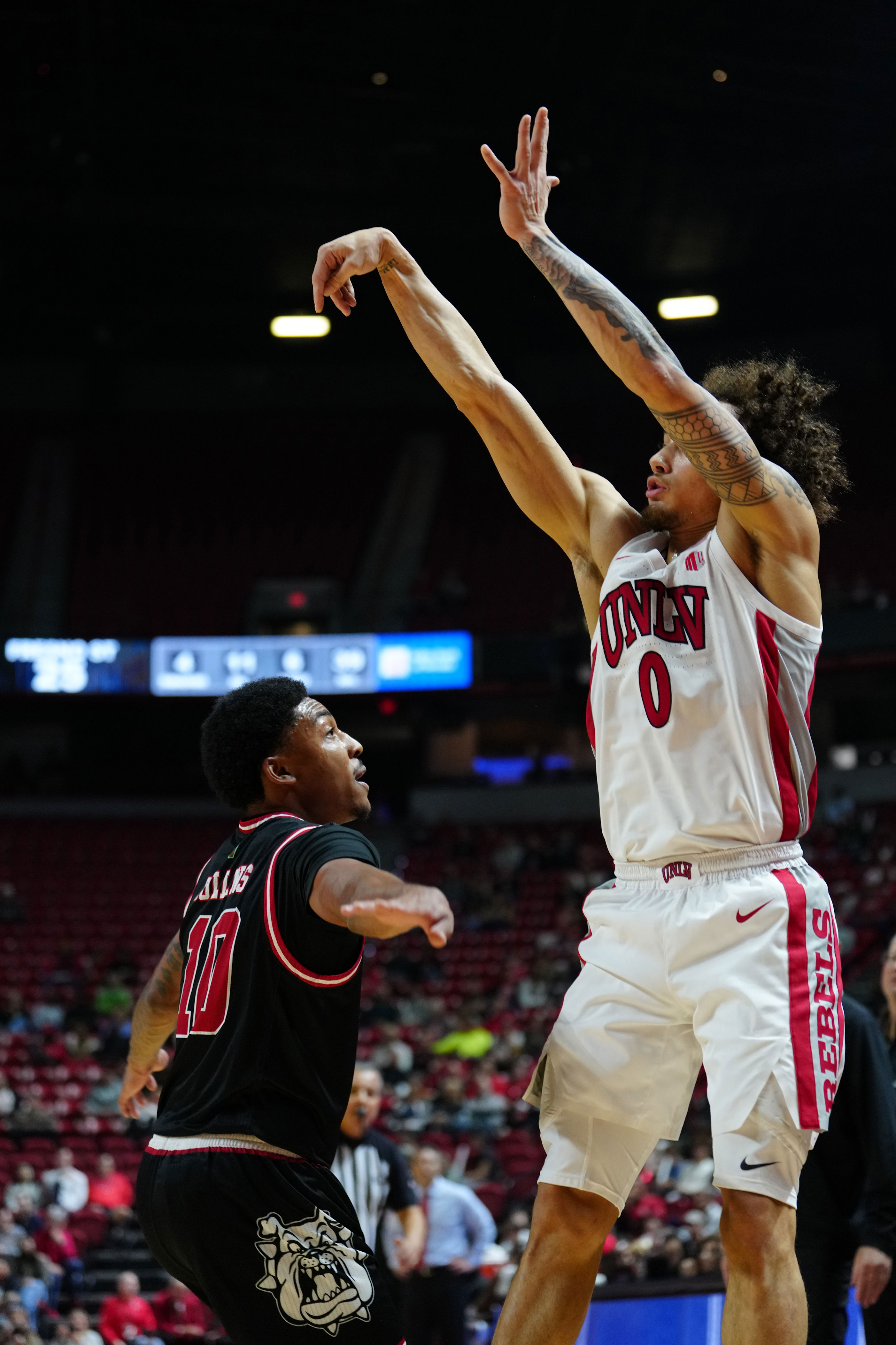 UNLV overwhelmed early, falls 98–66 against Wyoming