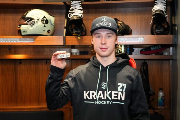 Kraken's Berkly Catton scores first 2 goals after 27-game drought