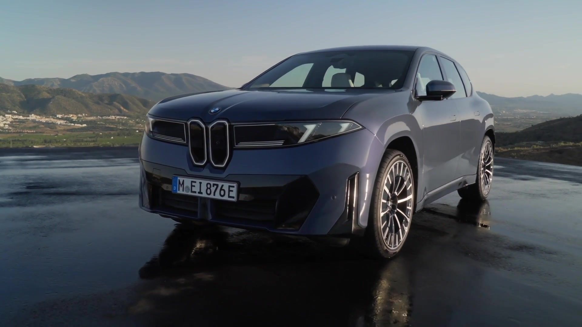 Der neue BMW iX3 - Start der neuen Designsprache - reduziert ...