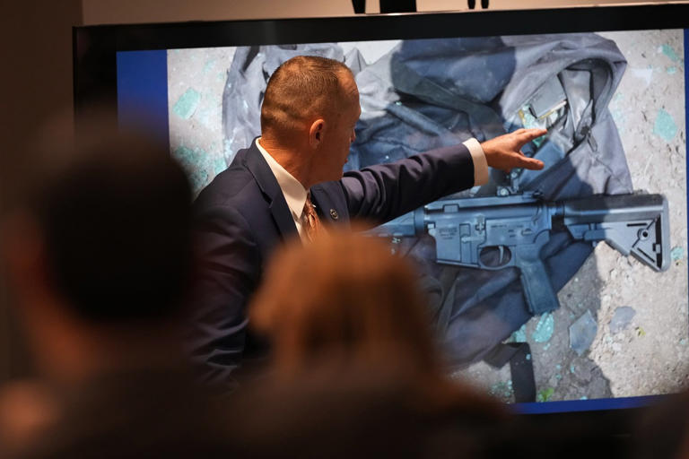 Horror of school attack in Uvalde, Texas, brings tears as officer faces ...