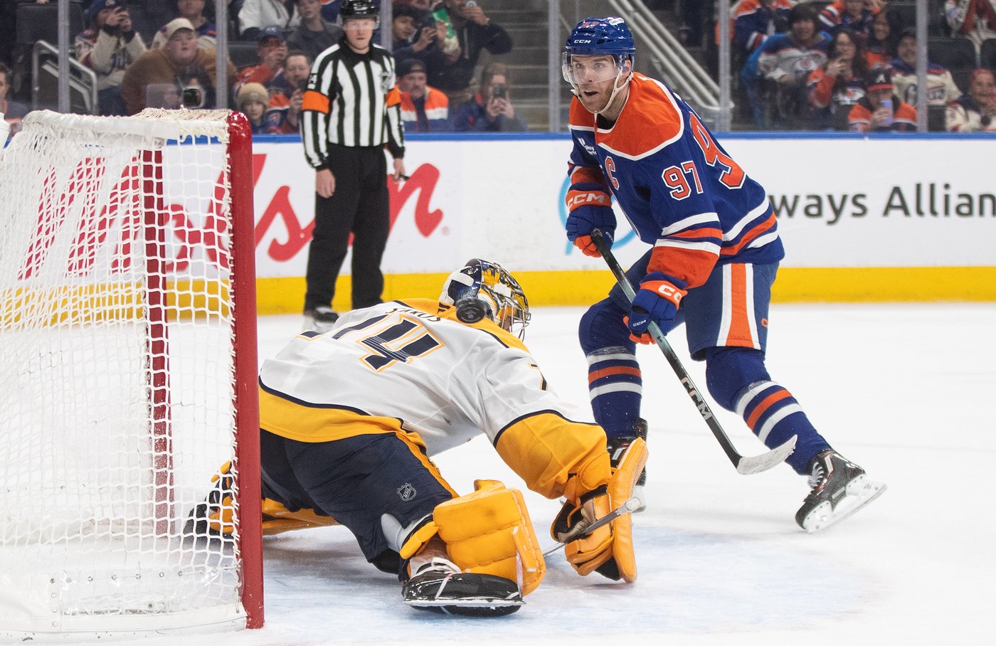 McDavid nets hat trick as Oilers drill Predators 6-2