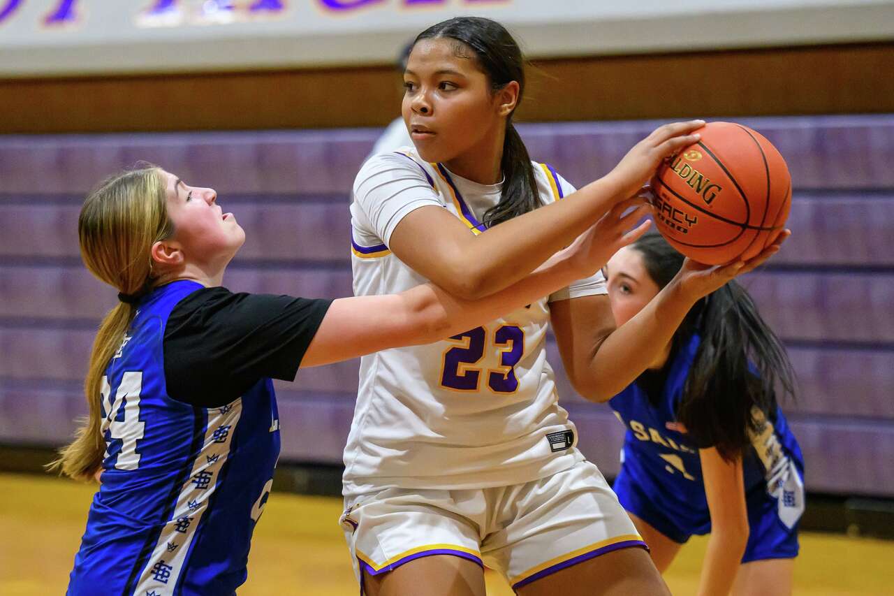 Troy's Kiana Tiernan celebrates her 16th birthday in style in girls ...