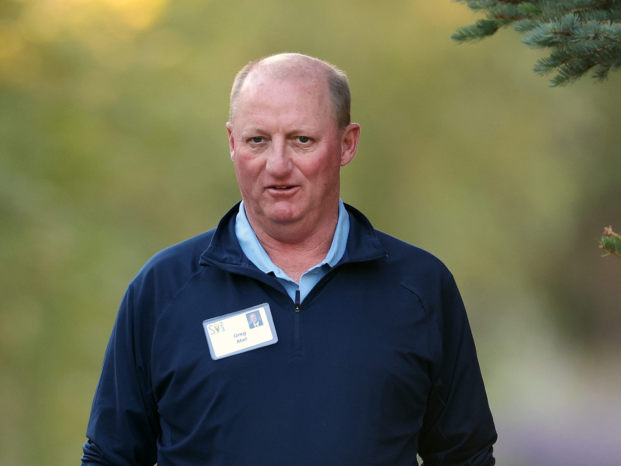 Berkshire Hathaway's new CEO has a much higher salary than Warren ...