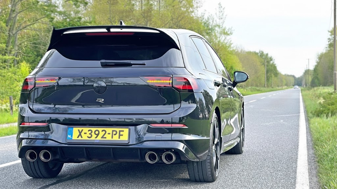 Modified Golf R MK8 destroys the Autobahn limits