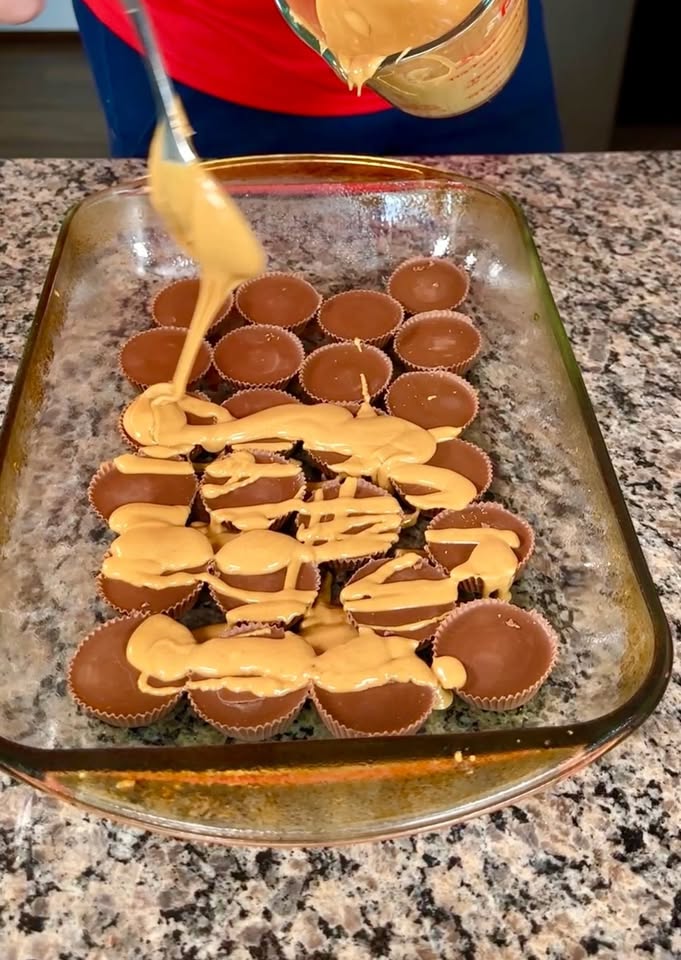 This 1-pan dessert is so yummy – quick & delicious!