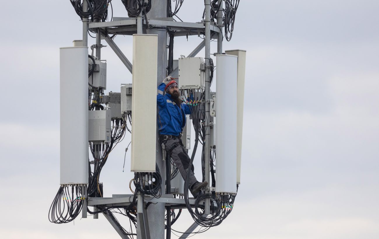 Ukrainian partisans destroy key communications tower in Russian city of ...