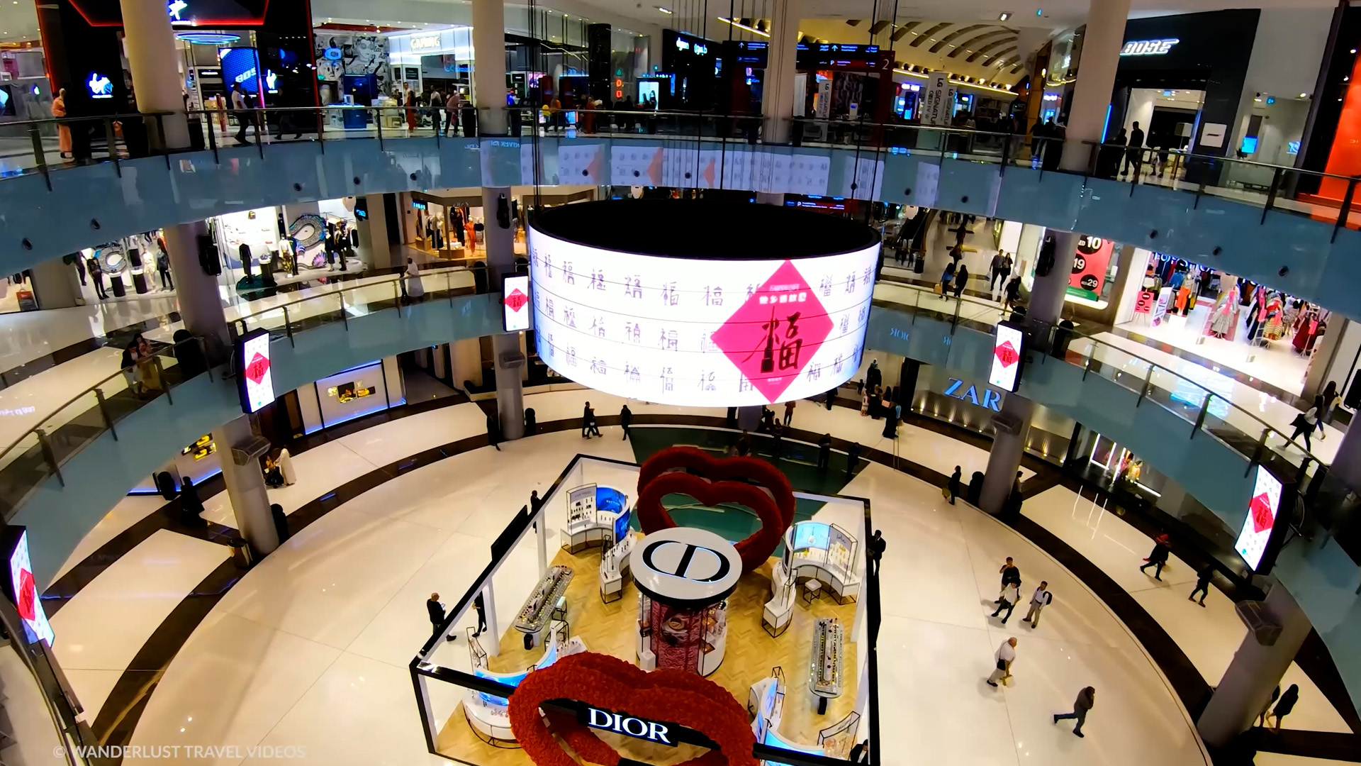 A luxus világa a Dubai Mallban