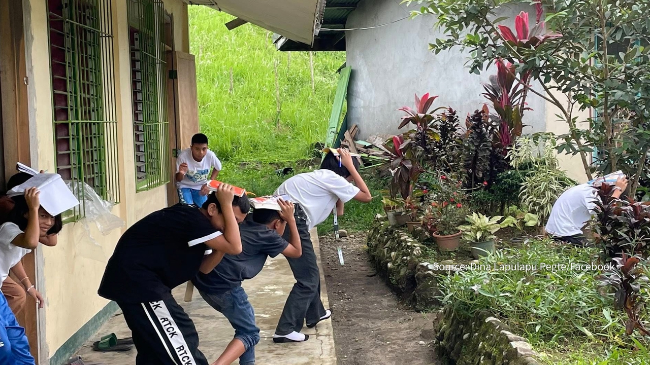 Magnitude 6.4 quake rattles southern Philippines