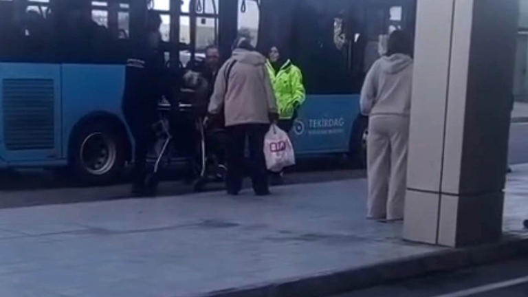 Halk otobüsü şoförü kalp krizi geçiren yolcuyu hastaneye yetiştirdi