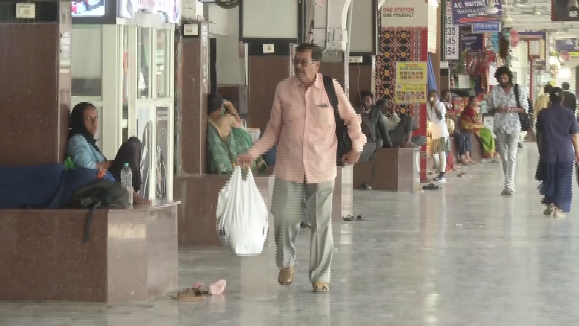 Hyderabad (Telangana): South Central Railway announces 150 extra trains ...