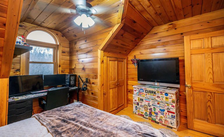 Captivating log home with rustic elegance | Cool Spaces