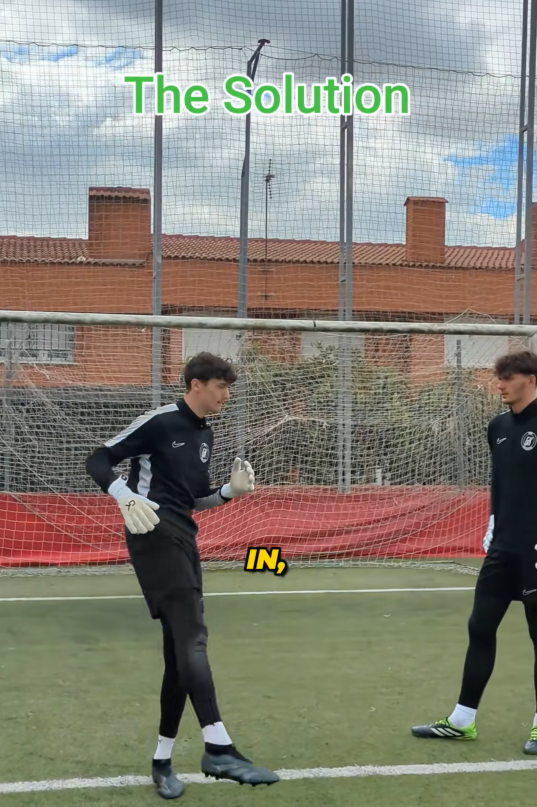 Side volley: Elevate your goalkeeping skills