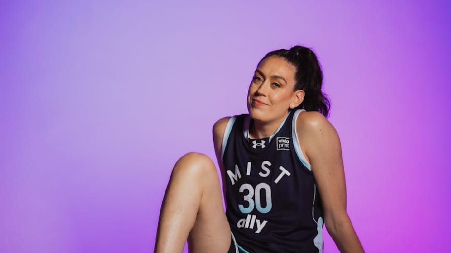 Liberty's Breanna Stewart hits game winner in unrivaled season opener