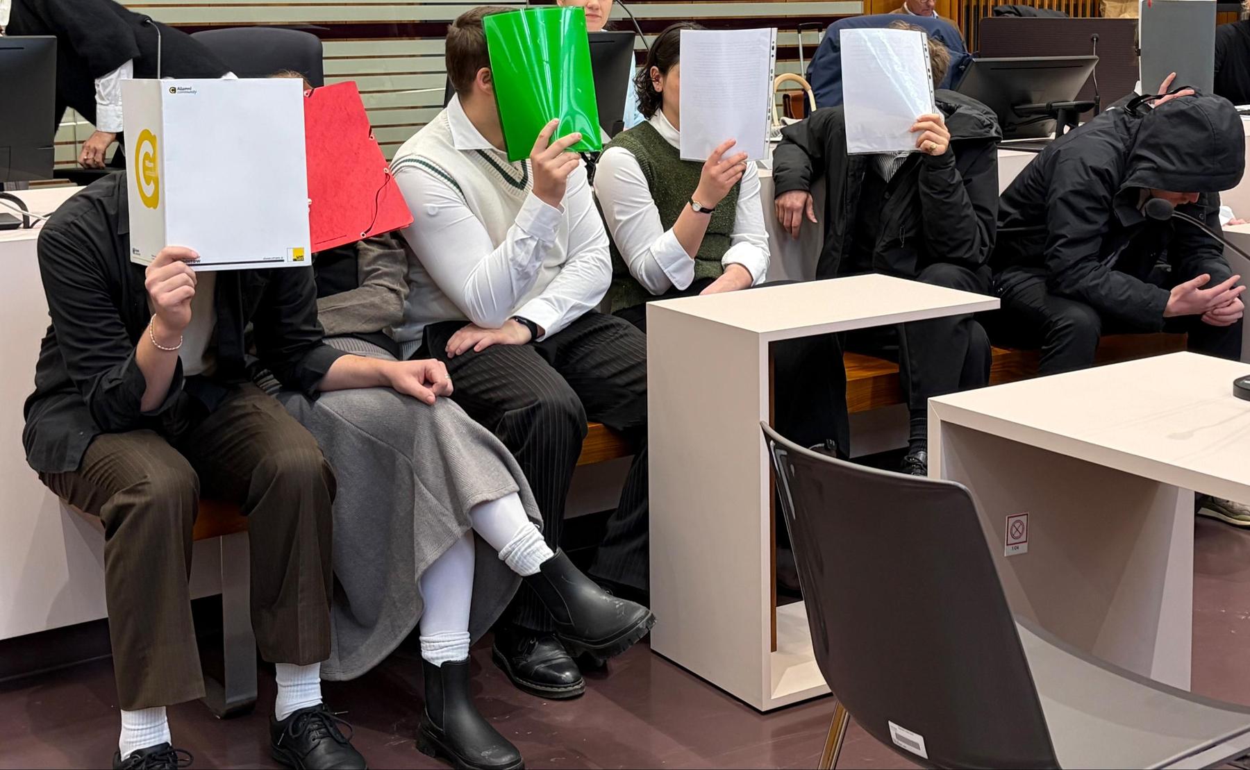 Graz: Prozess um Raub von Burschenschafter-Kappe nach Akademikerball ...