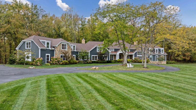 With 2 kitchens and 21 acres, this Pataskala home sold for $3 million