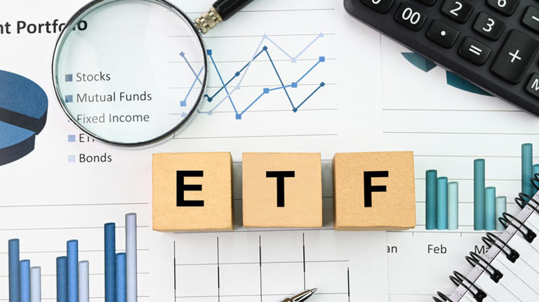 If you put aside $5 every day, here's how much you could save