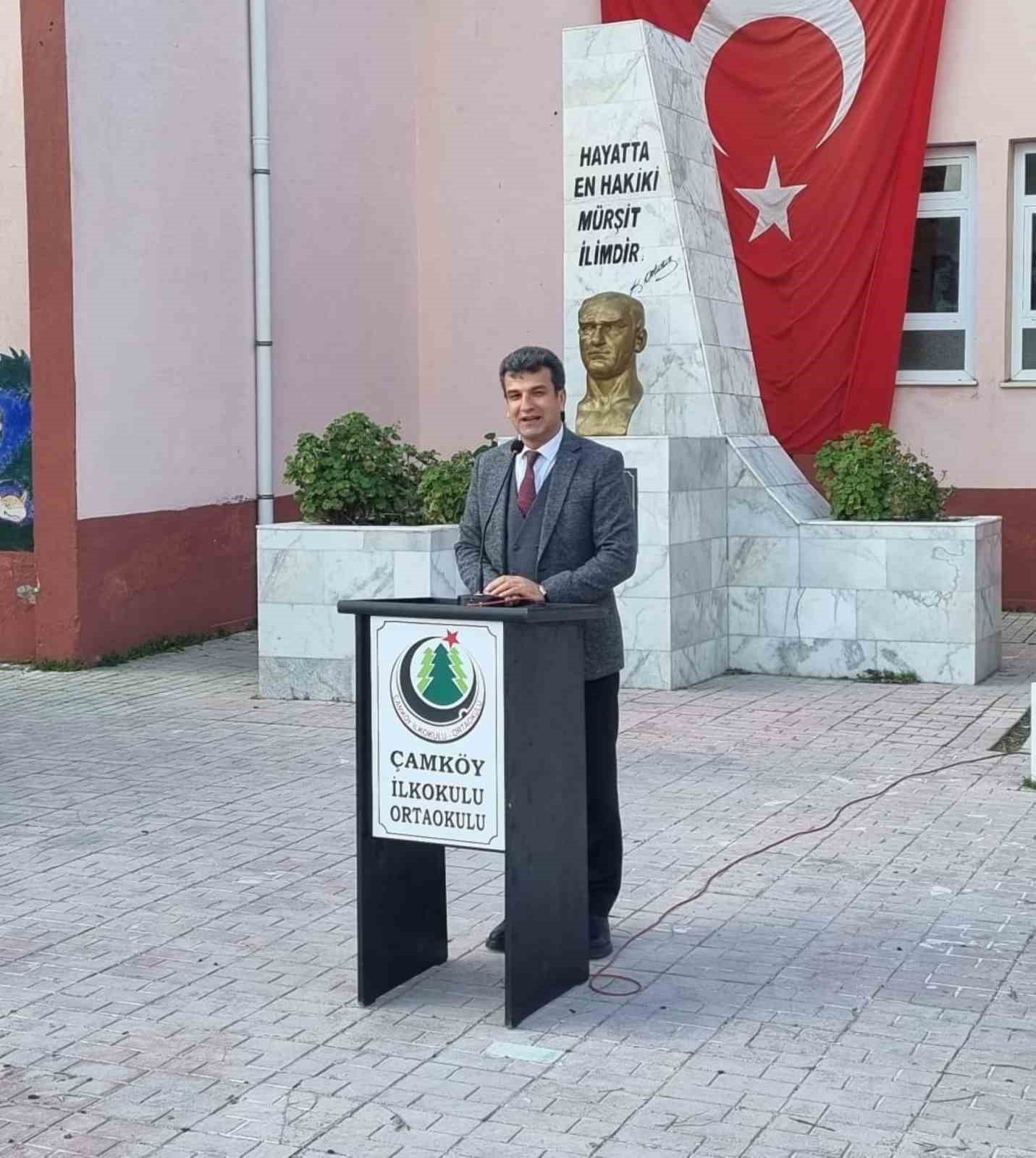 Çamköy İlkokulu yeni oyun alanına kavuştu