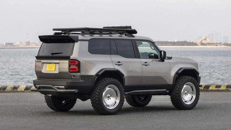 Kuhl's iron build Land Cruiser makes 37-inch tires look like a base model