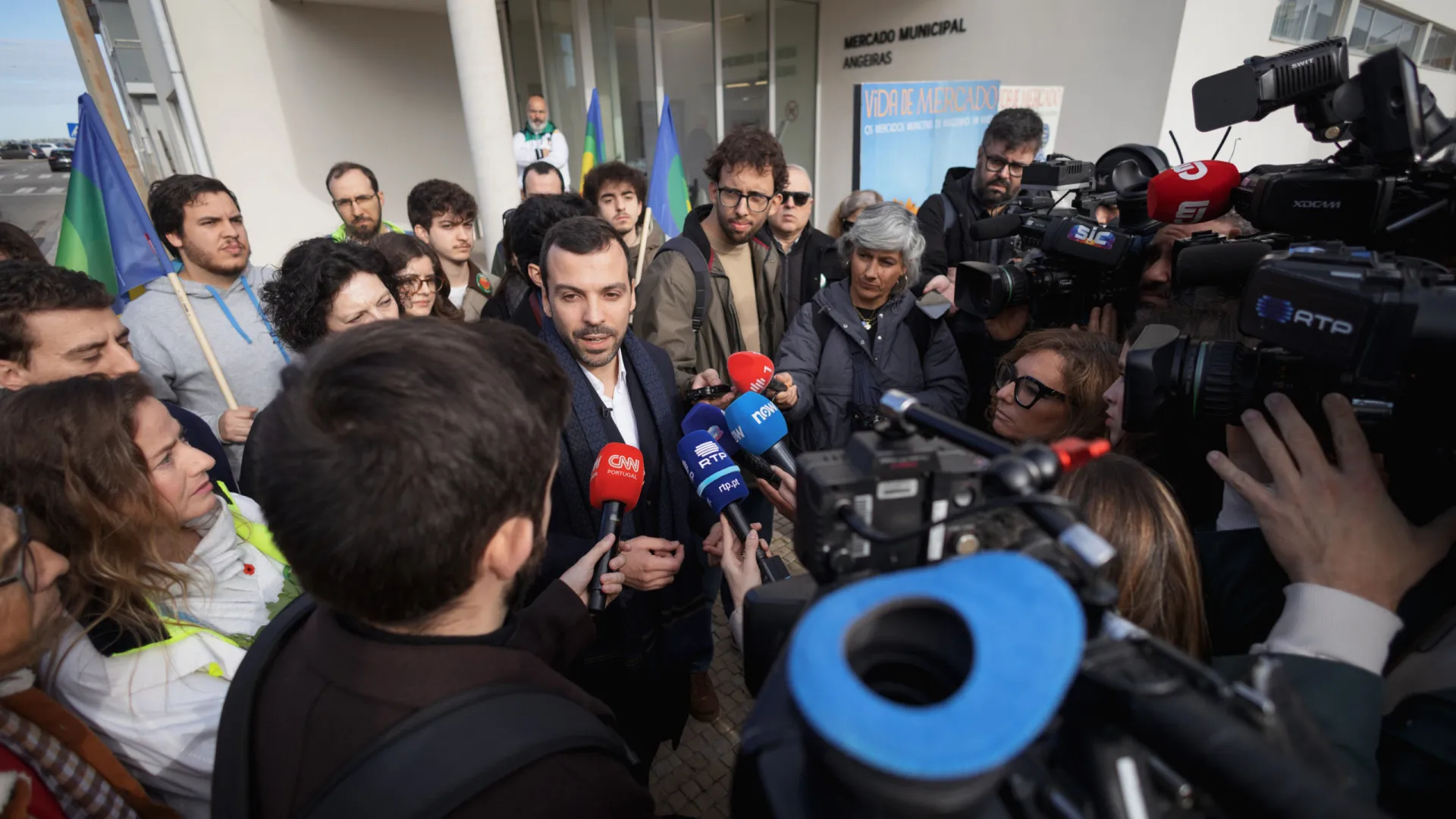 AO MINUTO: Melo não quer "prejudicar"; Jorge Pinto? "Vou até ao fim"