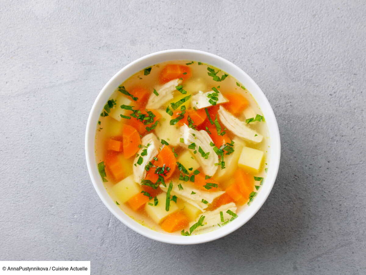 Bouillon léger asiatique de Cyril Lignac : la recette facile et qui ...