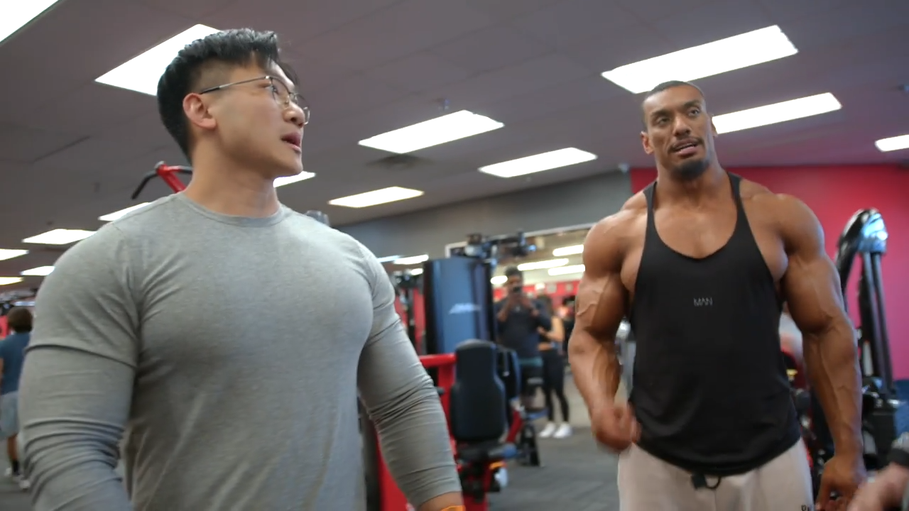 China’s biggest bodybuilder Lu Chen trains one day after Olympia