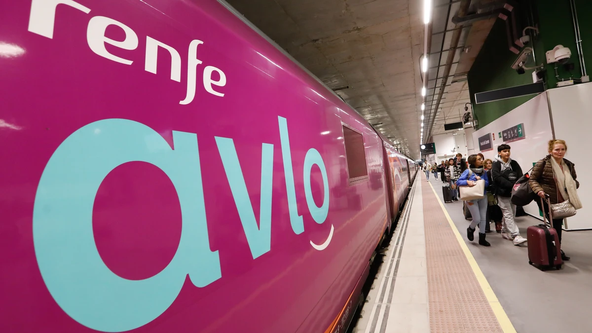 Renfe activa sus superprecios: billetes desde 7 euros para viajar en ...