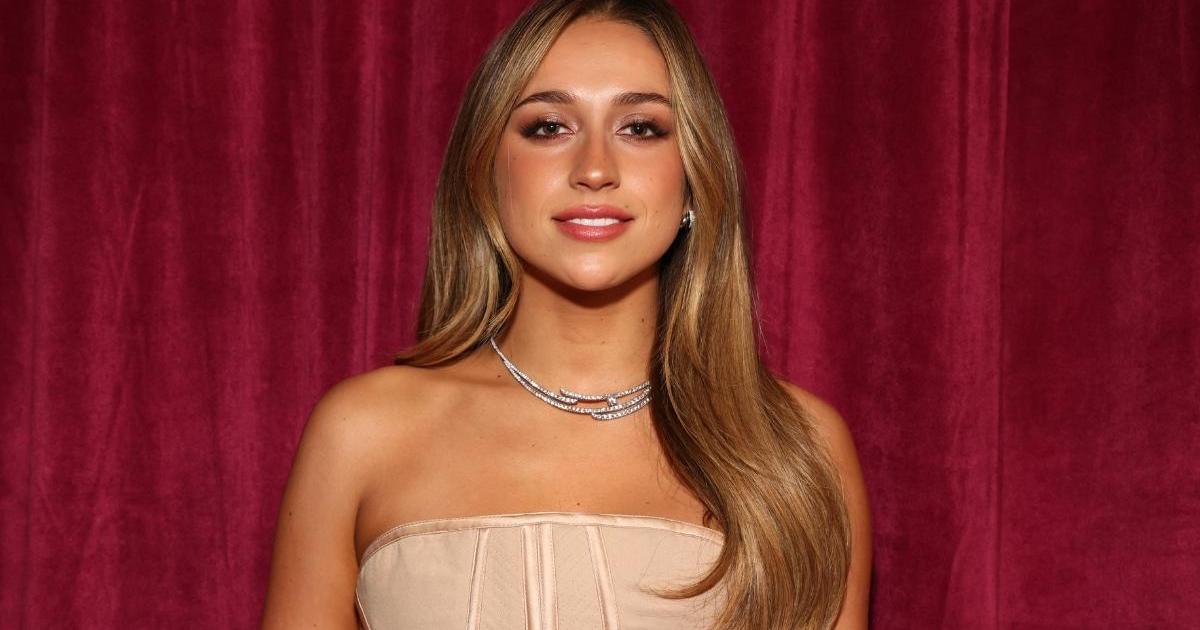 Tate McRae's Dior micro shorts are so cheeky in new photo