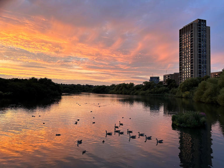 Fiery sunset picture wins London photography competition - and we can ...