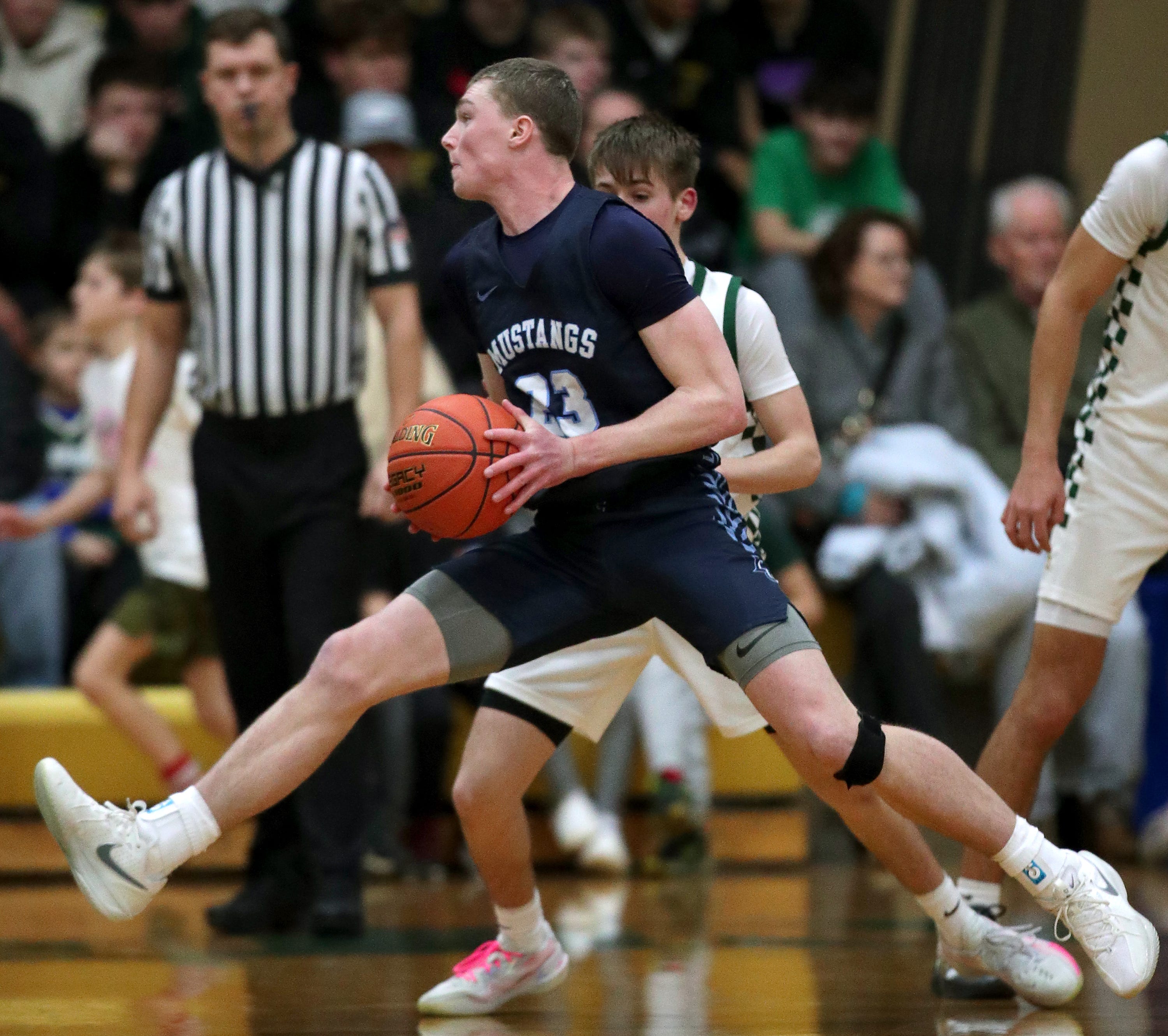 Little Chute's Effa grateful to be back in action after football injury