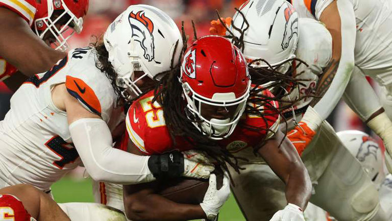 Broncos add 'revved-up' playmaker to roster during wild card break