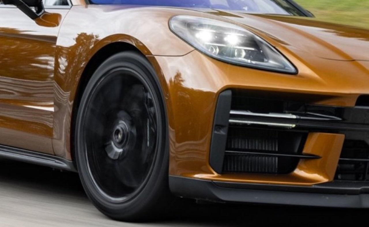 Porsche doet nog één keer nergens moeilijk over en geeft Panamera 800 pk