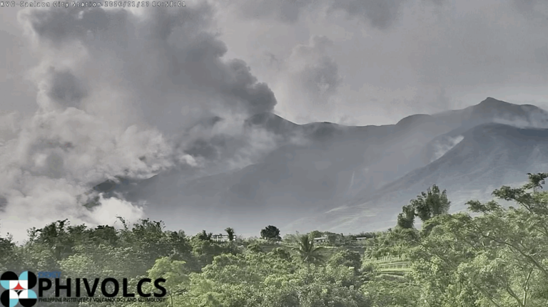 Kanlaon Volcano emits ash anew Wednesday afternoon