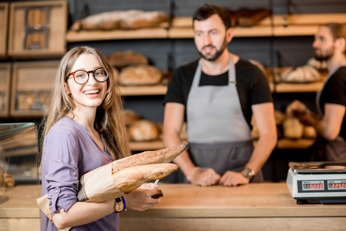 1er mai : Emmanuel Macron relance le débat sur l’ouverture des boulangeries