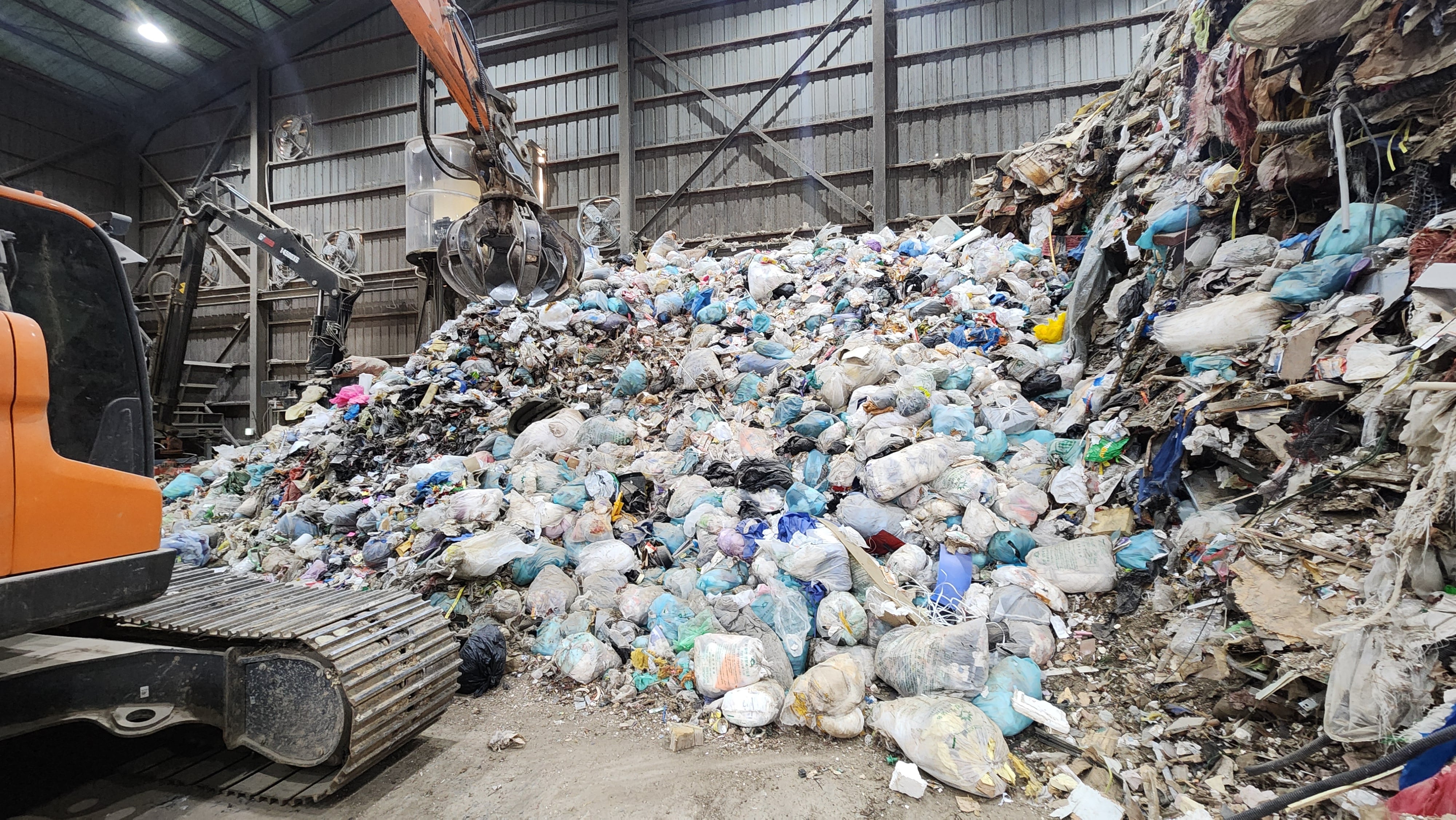 Chungnam waste firms penalized for illegal food waste processing