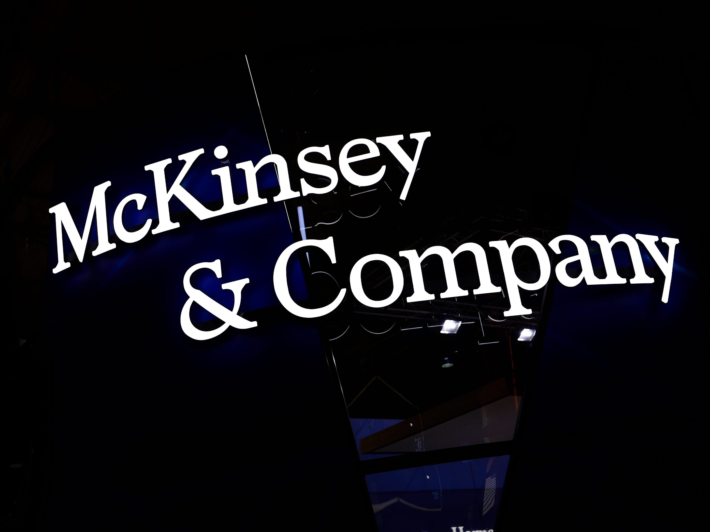 McKinsey's CEO breaks down how AI is reshaping its workforce: 25% ...